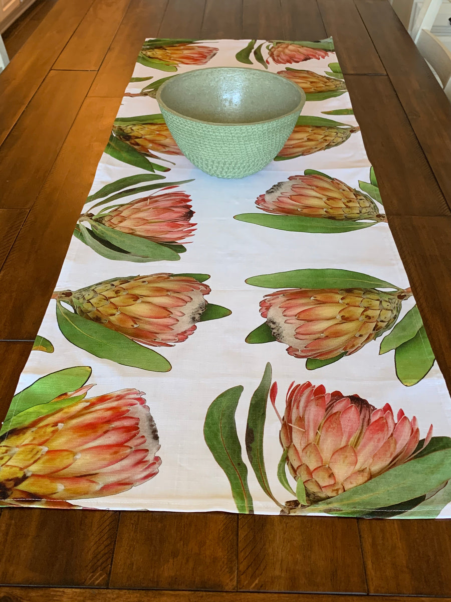 King & Queen Protea Table Runner – Ithemba Creations