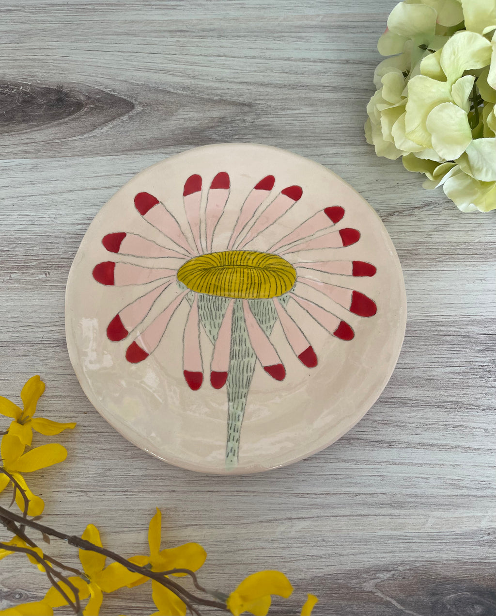 Gemma Orkin Ceramic Plate - Red & Pink Vygie – Ithemba Creations
