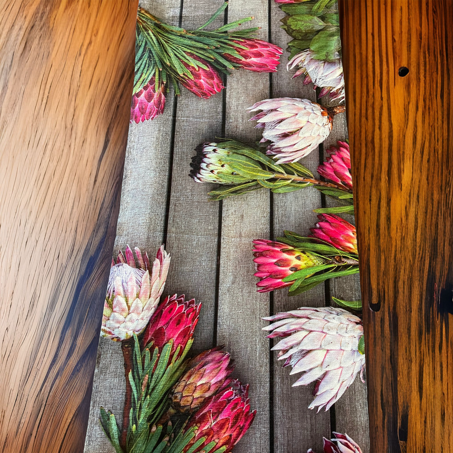 Anna's Bunch of Proteas Linen Table Runner – Ithemba Creations